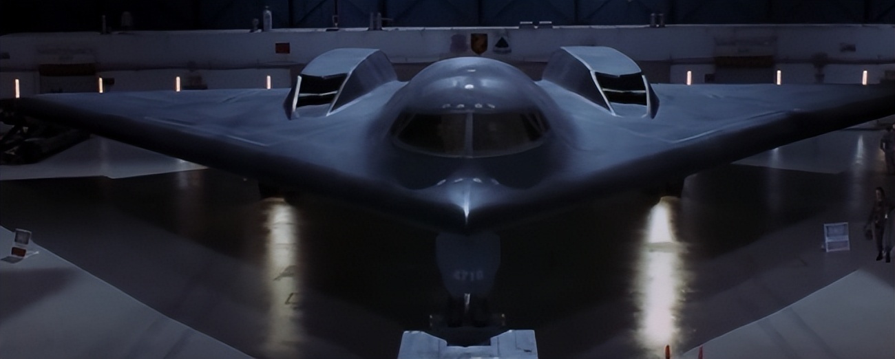 B-2隐形轰炸机又出事，B-21能否承载美军的期待？